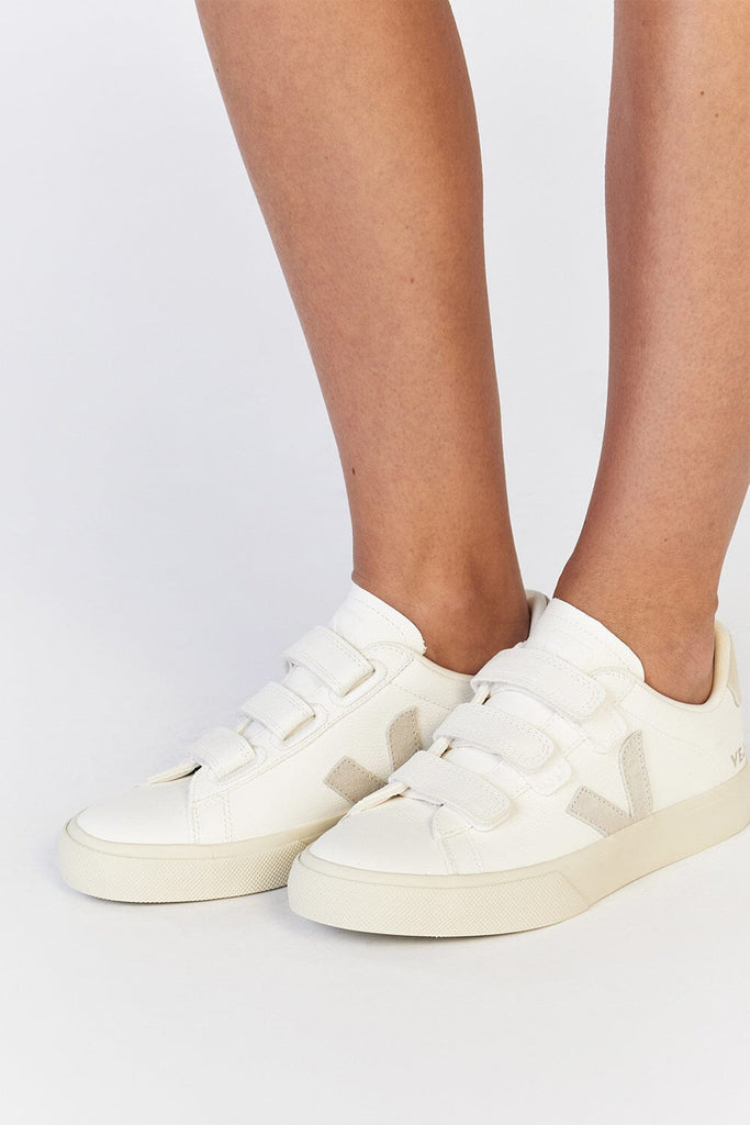 VEJA RECIFE EXTRA WHITE NATURAL | Dissh