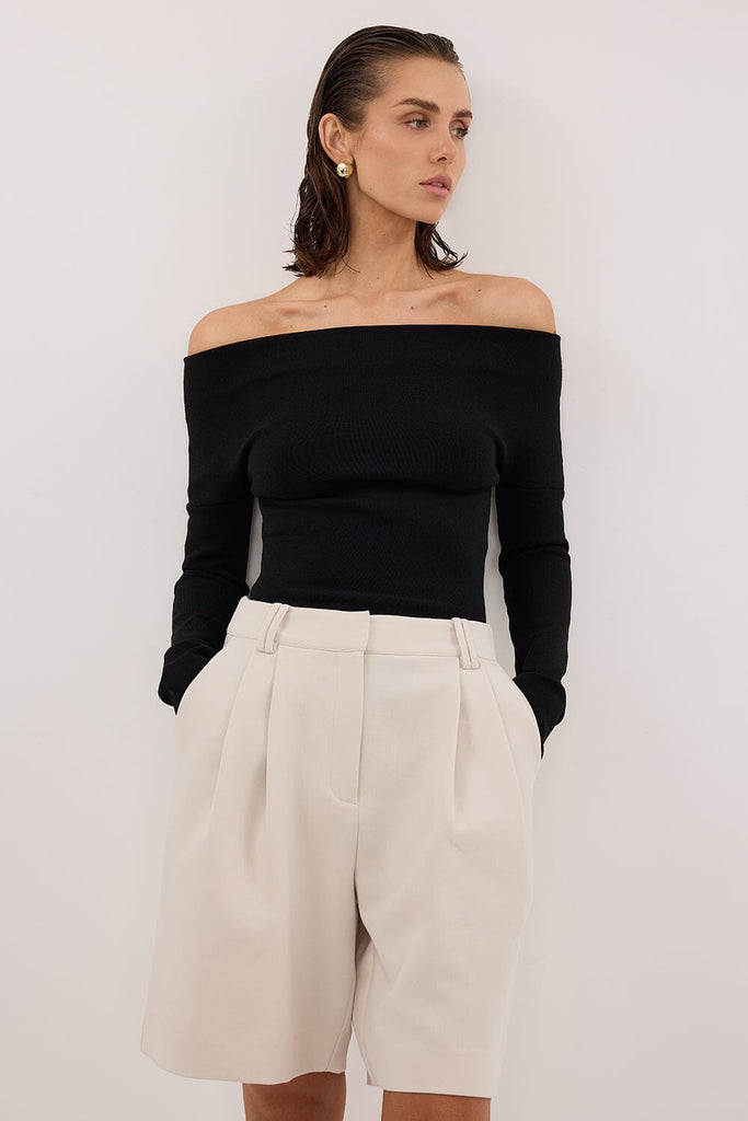 ASTRID BLACK SLEEVED KNIT TOP | Dissh